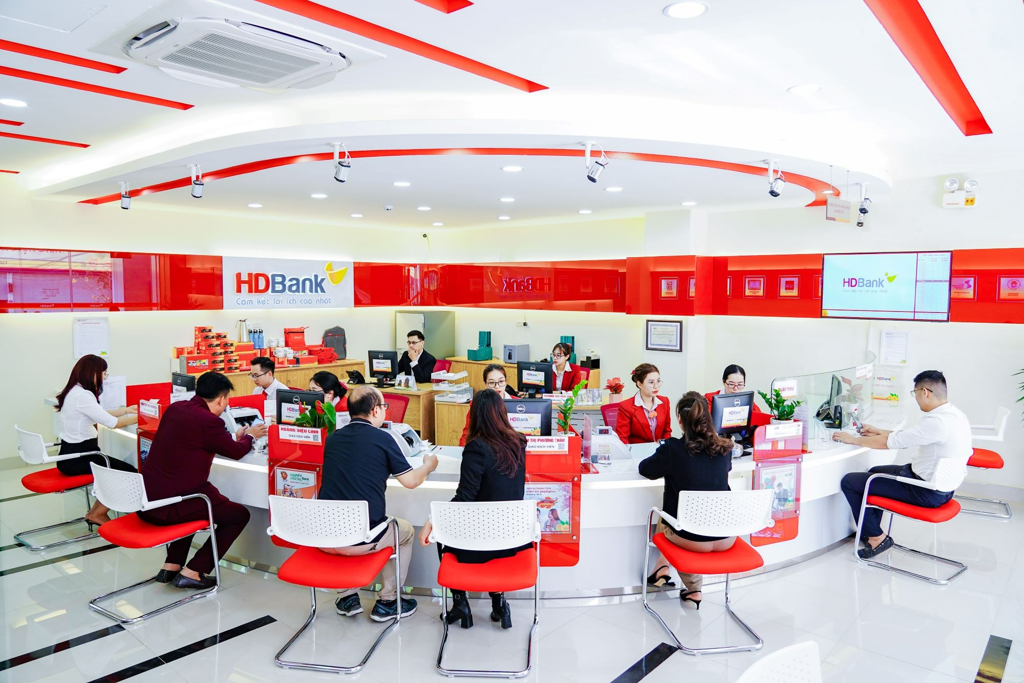 HDBank đạt 13.017 tỷ lợi nhuận, đẩy mạnh tài chính xanh và chuyển đổi ...
